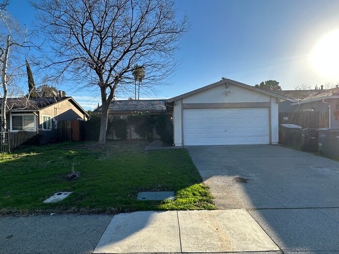 7560 Mountain Oak Way, North Highlands, CA 95660 - House Rental in ...