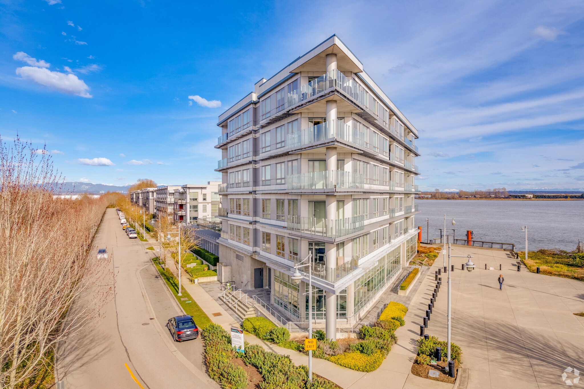 Riverport Flats R5 Apartments - 14000 Riverport Way Richmond, BC ...