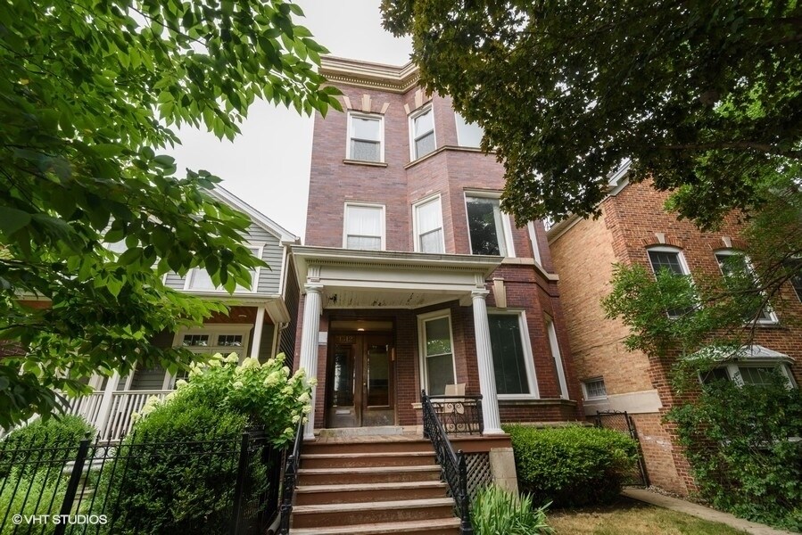 1312 W Nelson St, Chicago, IL 60657 - House Rental in Chicago, IL ...
