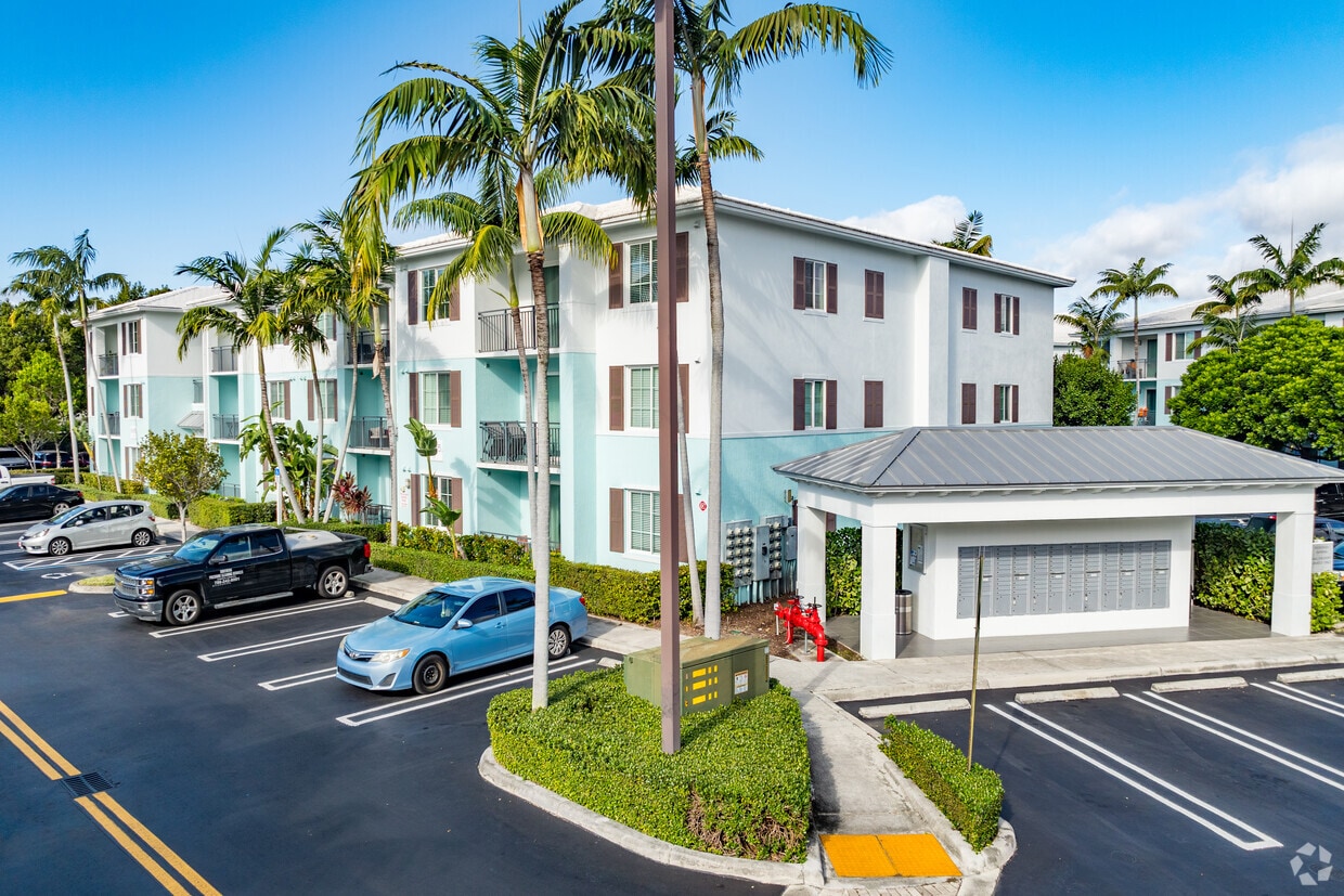 Bell Kendall West - 8485 Hammocks Blvd Miami, FL 33196 | Apartments.com