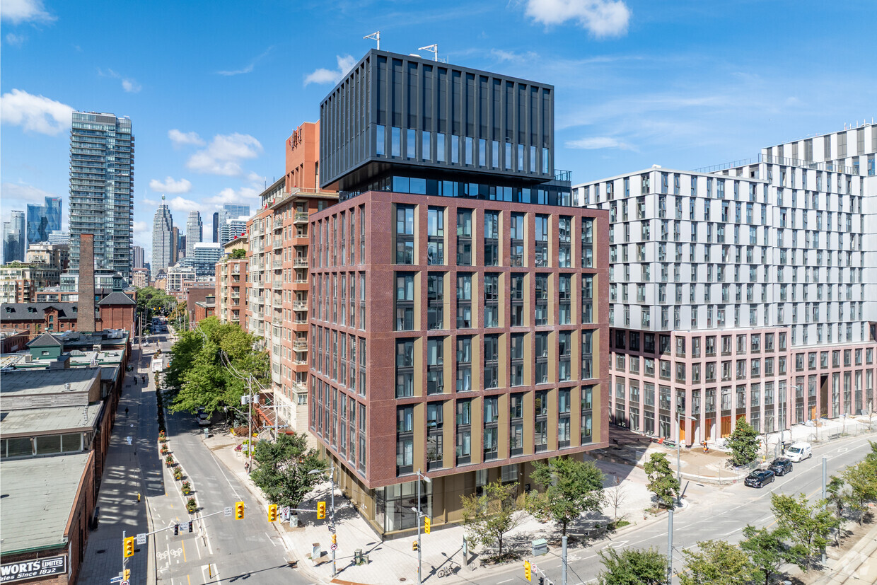 Cherry House at Canary Landing Apartments - 422 Cherry St Toronto, ON ...