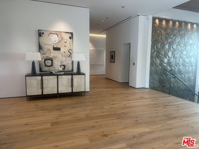 9211 Nightingale Dr, Los Angeles, CA 90069 - House Rental in Los ...