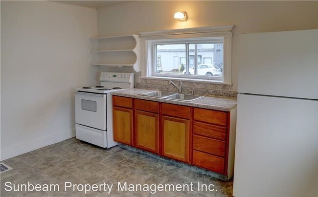 422 W Ganson St, Jackson, MI 49201 - Room for Rent in Jackson, MI ...