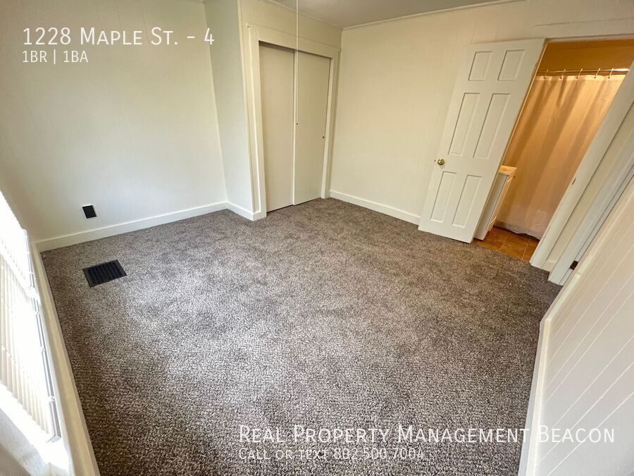 1228 Maple St Unit 4, White River Jct, VT 05001 - Room for Rent in ...