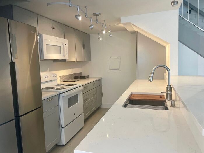 5936 Hickory St Unit APT 2, Carpinteria, CA 93013 - Condo for Rent in ...