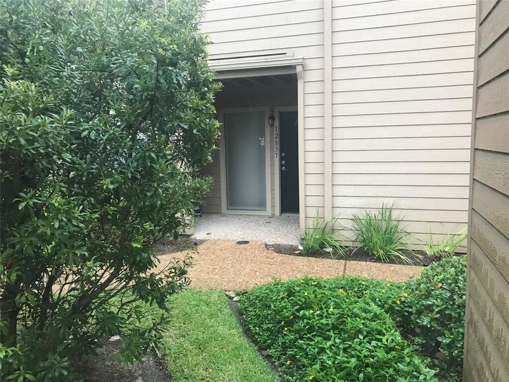 12837 Briarwest Cir, Houston, TX 77077 - Condo for Rent in Houston, TX ...