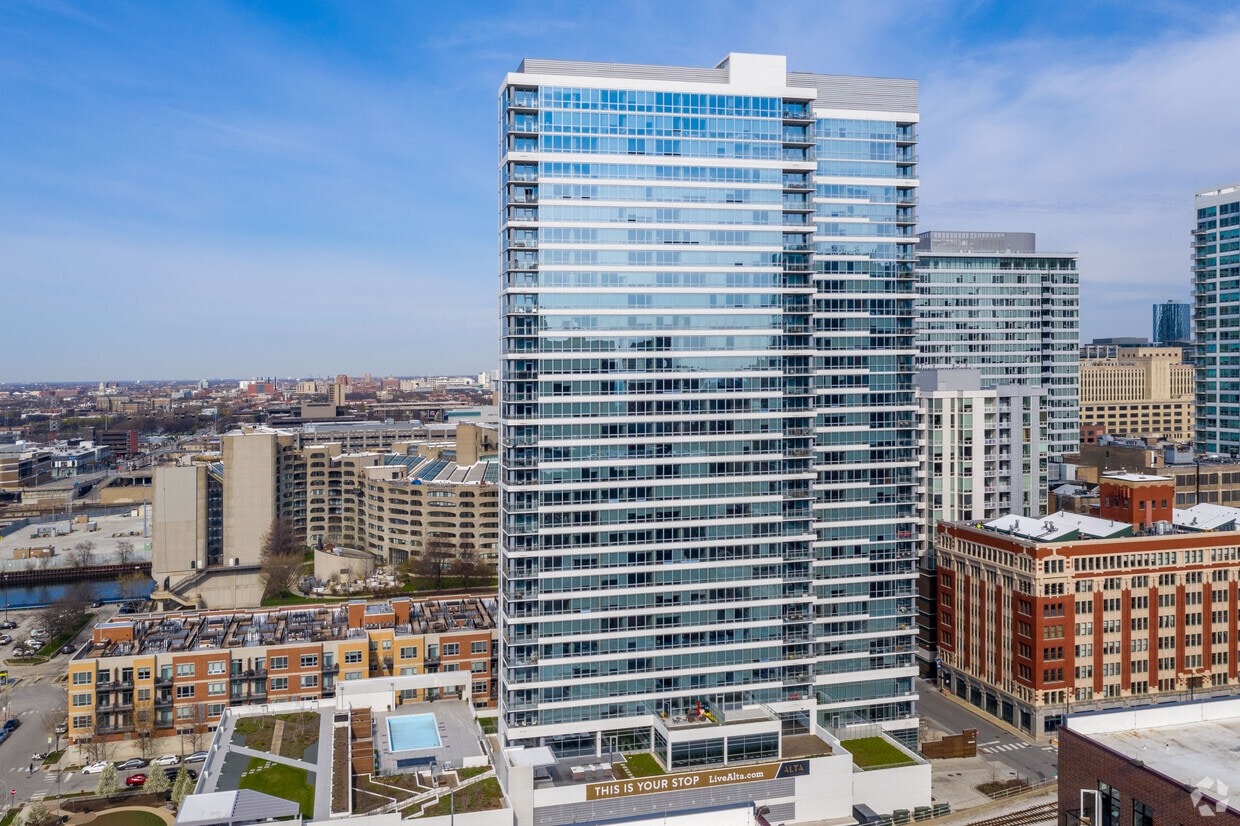 The Elle Apartments - Apartments in Chicago, IL | Apartments.com