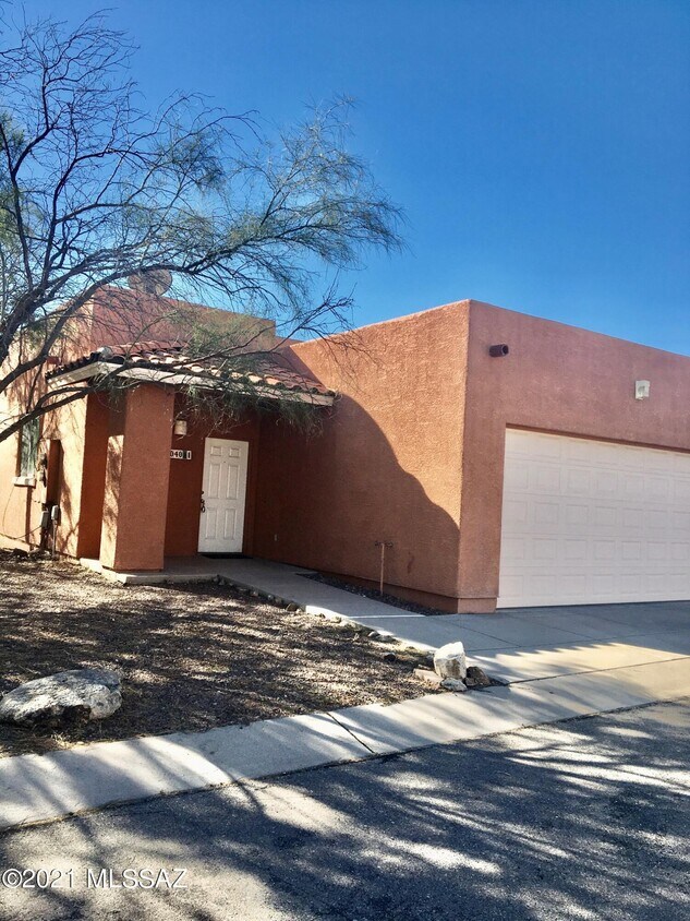 9040 E Spanyard Ct, Tucson, AZ 85710 - Townhome Rentals in Tucson AZ ...