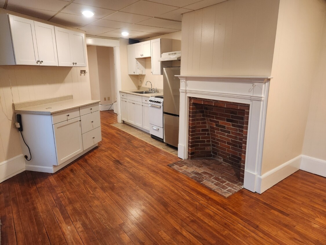 228 Water St Unit Apt 2, Gardiner, ME 04345 - 228 Water St Gardiner, ME ...