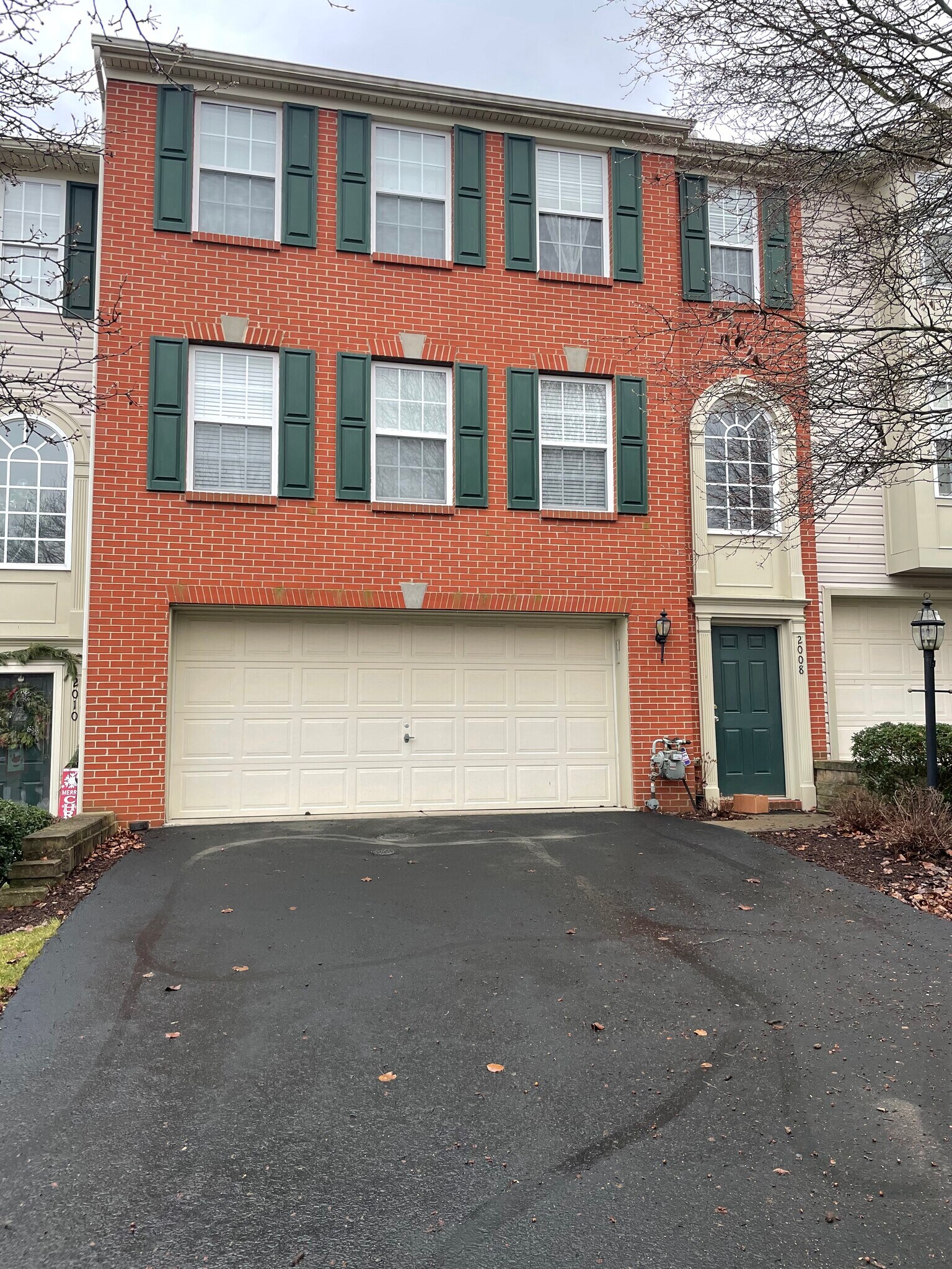 2008 Michael Dr, Pittsburgh, PA 15227 - Townhome Rentals in Pittsburgh ...