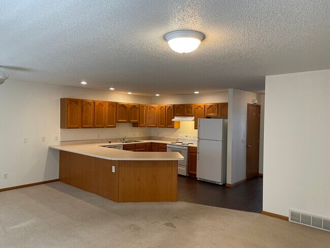 665 Agency Rd, Mankato, MN 56001 - Townhome Rentals in Mankato MN ...