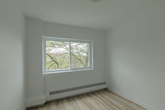 809 Bloomfield, Outremont, QC H2V 3S5 Apartments - 809 Bloomfield ...