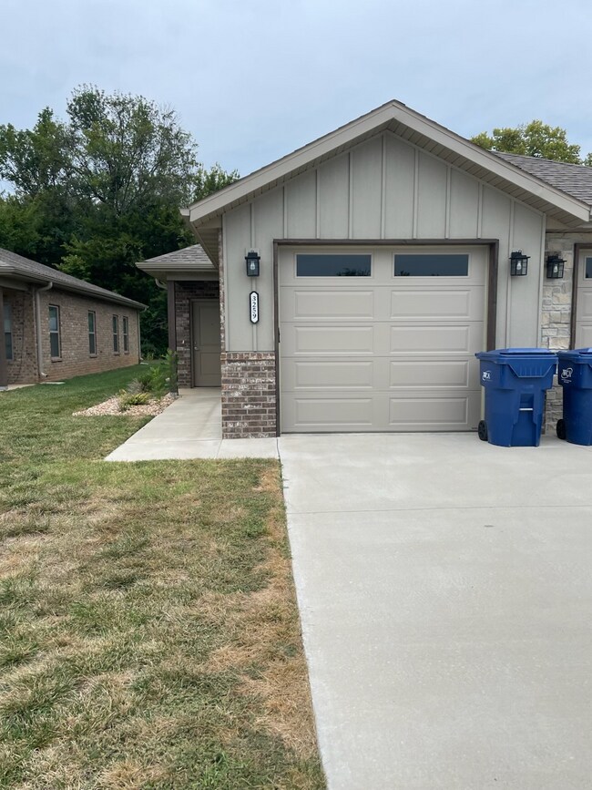 Prairie View Heights Apartments for Rent with a Walk-In Closet ...