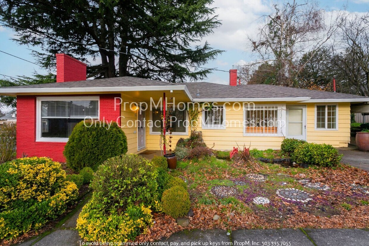 8305 E Burnside St, Portland, OR 97216 - House Rental in Portland, OR ...