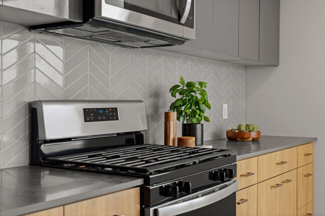 Splash Apartments - Apartments in Portland, OR | Apartments.com
