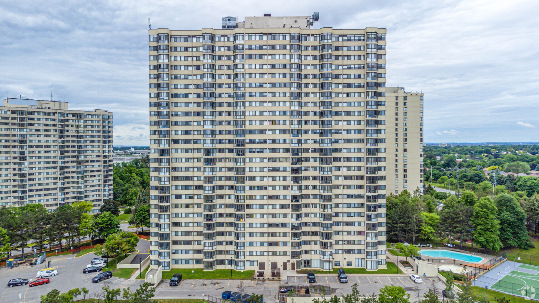8 Silver Maple Court Apartments - 8 Silver Maple Crt Brampton, ON ...