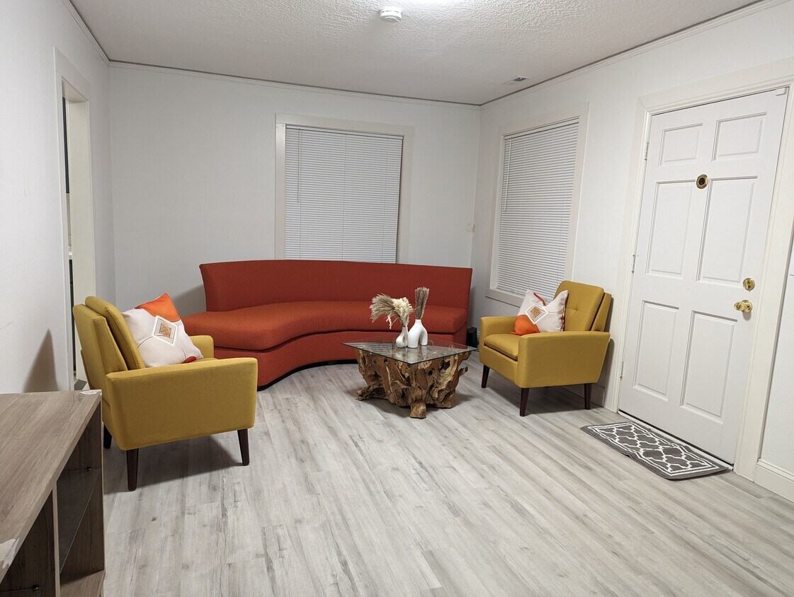 5275 NE 43rd Ave, Portland, OR 97218 - House Rental in Portland, OR ...