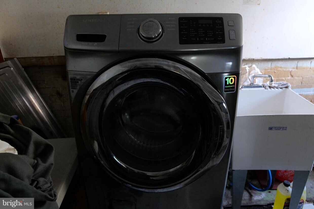 211 E Eleanor St, Philadelphia, PA 19120 - Townhome Rentals in ...