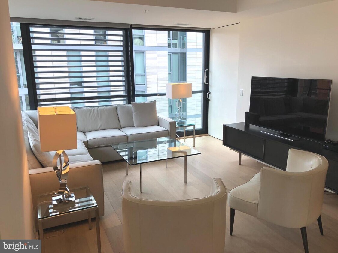 925 H St NW Unit 702, Washington, DC 20001 - Room for Rent in ...