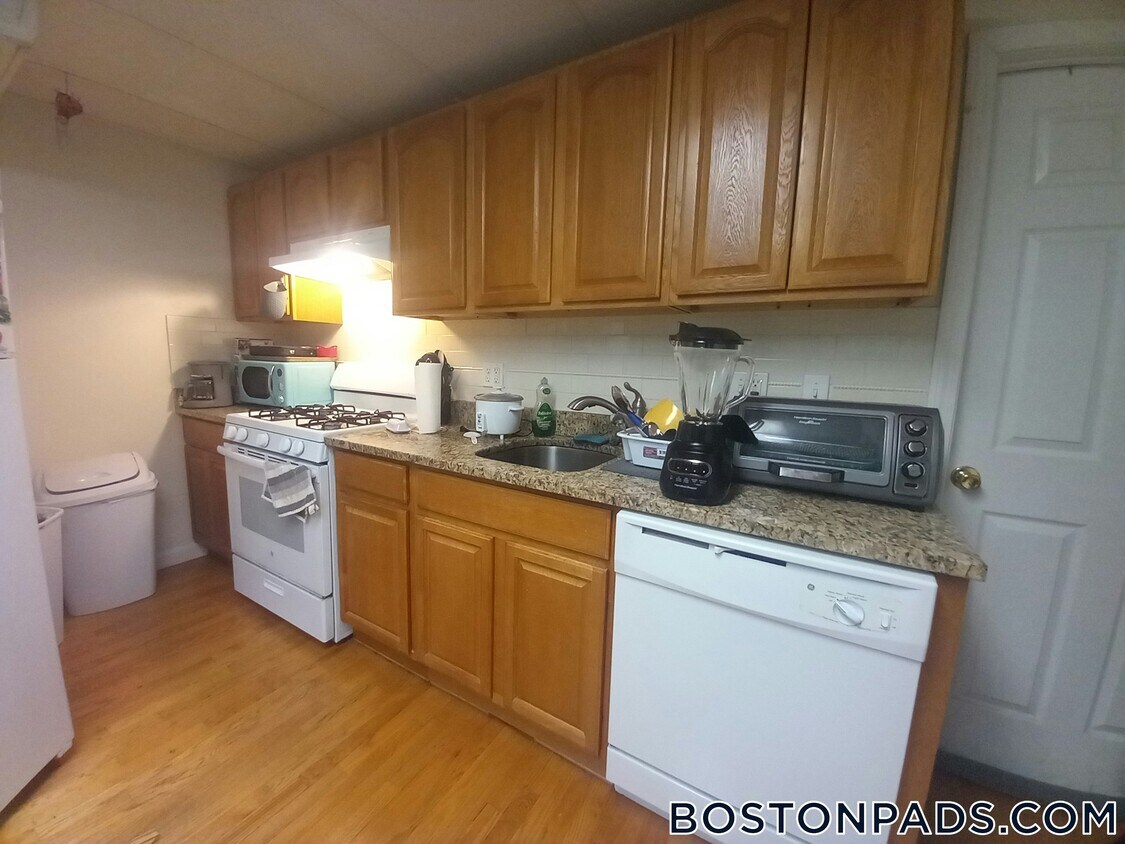 43 Bay State Rd Unit B, Boston, MA 02215 | Apartments.com
