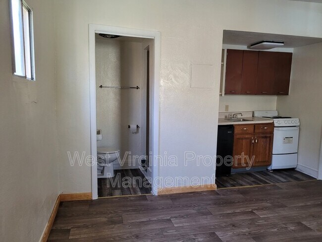 1205 6th St Unit Apt. A, Charleston, WV 25302 - Condo for Rent in ...