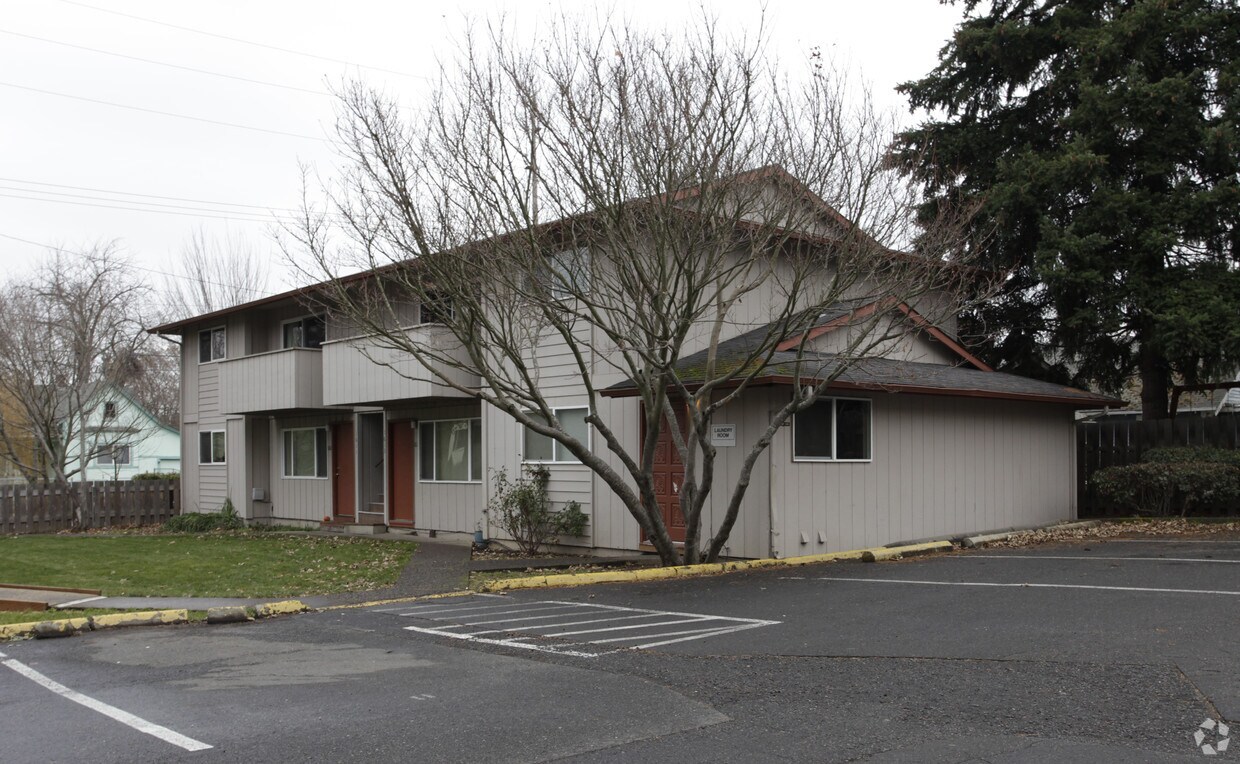 Pinewood Terrace - 1603 Kauffman Ave Vancouver, WA 98660 | Apartments.com