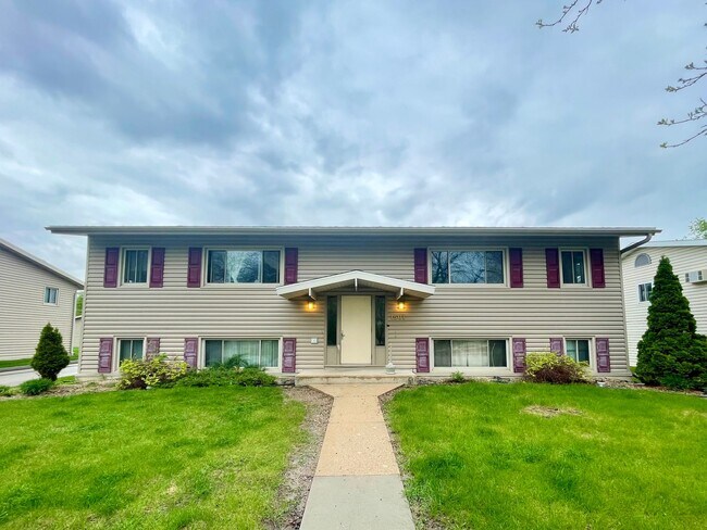 Apartments for Rent with Parking in Homer MN - Page 4