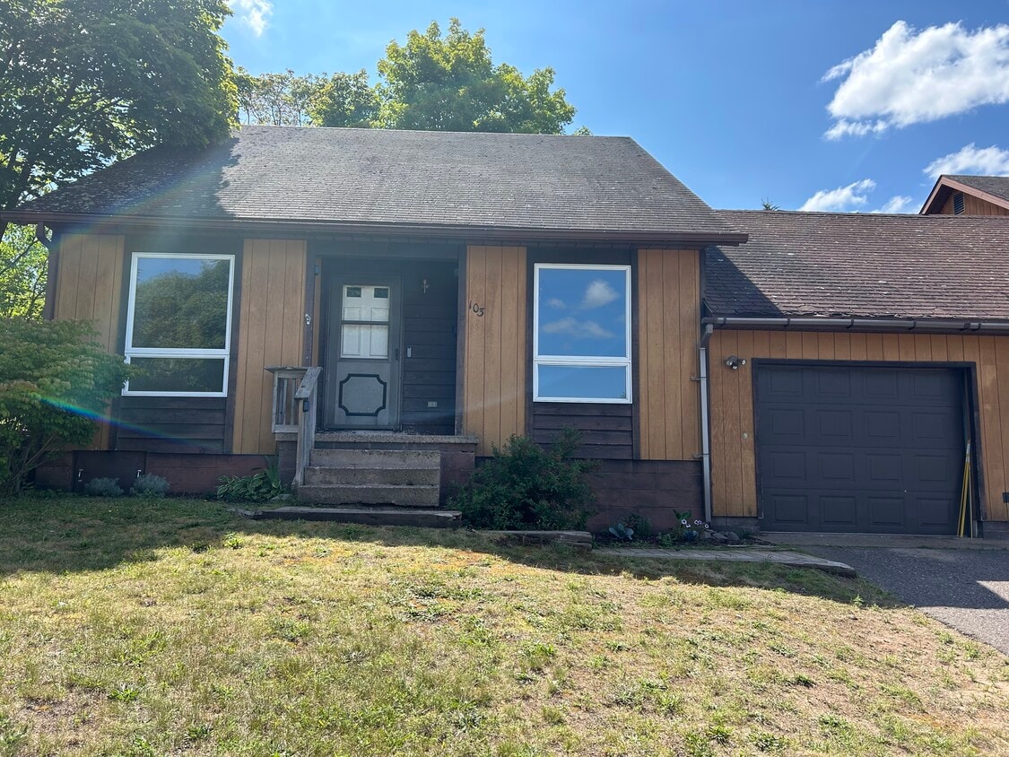 103 7th Ave, Houghton, MI 49931 - Townhome Rentals in Houghton MI | Apartments.com