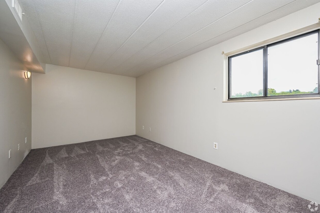 Place Seville Apartments - 947 Bockstoce Ave Pittsburgh, PA 15234 ...