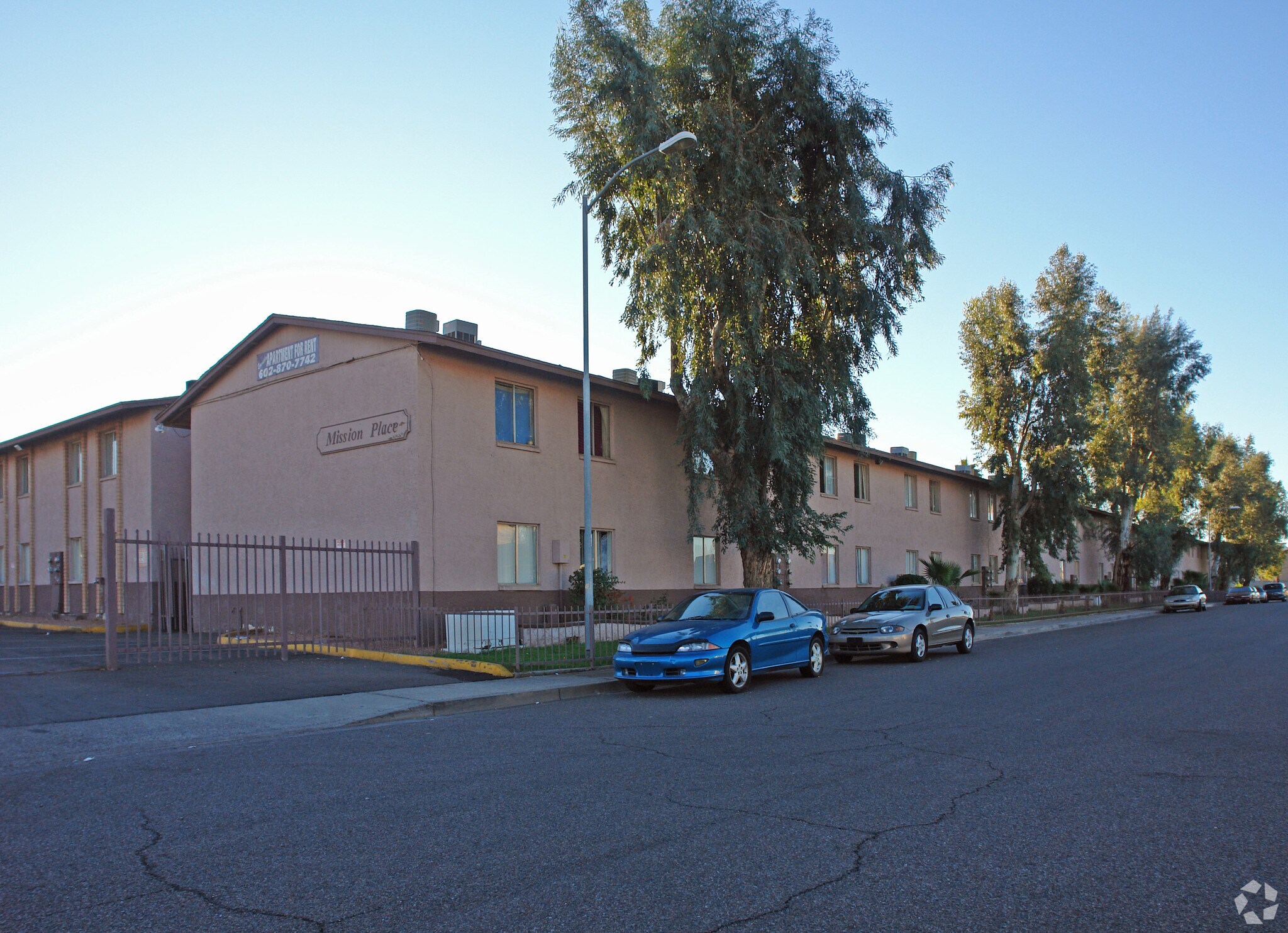 Mission Place - 602 E Mission Ln Phoenix, AZ 85020 | Apartments.com