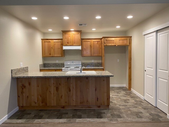 2140 SW Mendi Way, Grants Pass, OR 97527 - Townhome Rentals in Grants ...