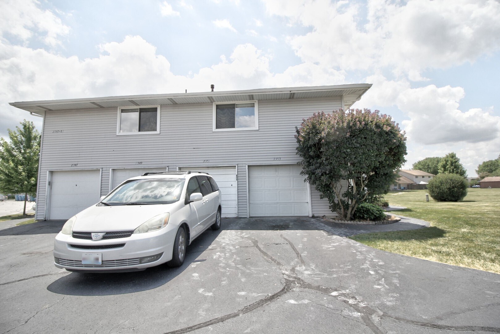 2353 Carnation Dr, Crest Hill, IL 60403 - Townhome Rentals in Crest ...