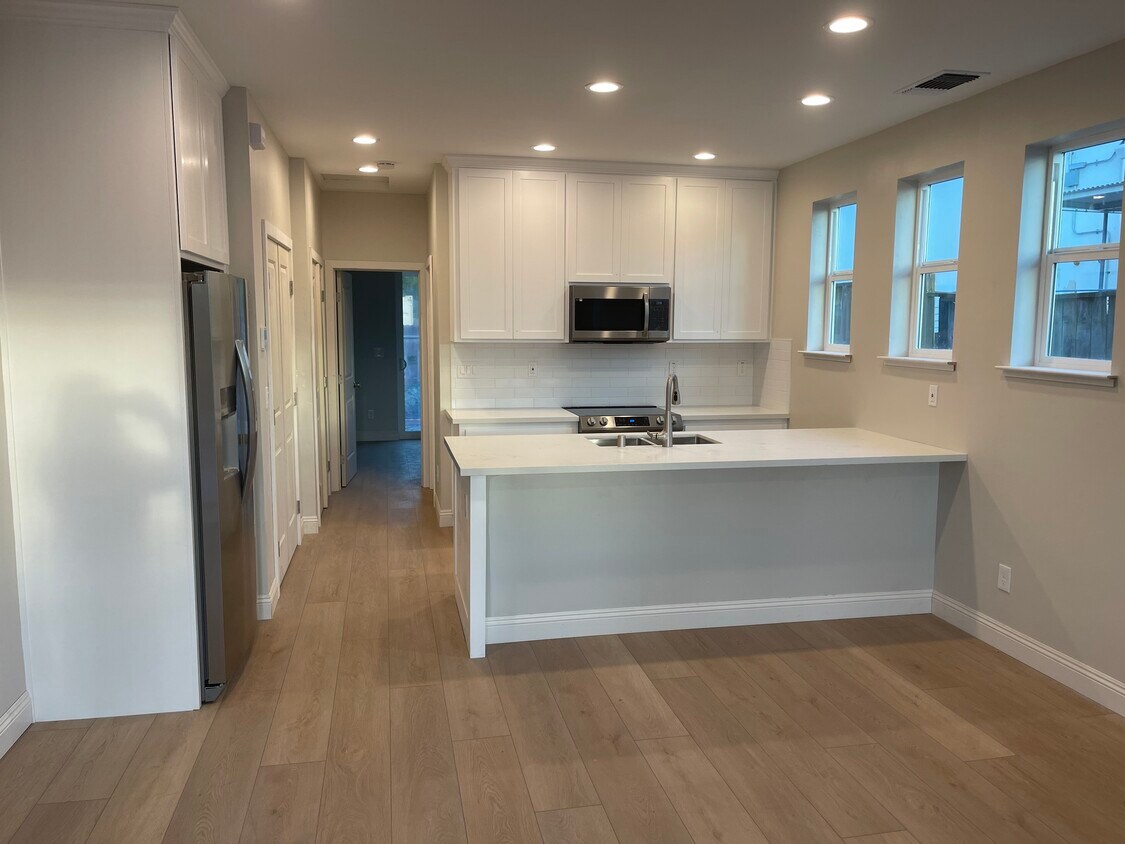 3011 Notre Dame Dr, Sacramento, CA 95826 - Townhome Rentals in ...