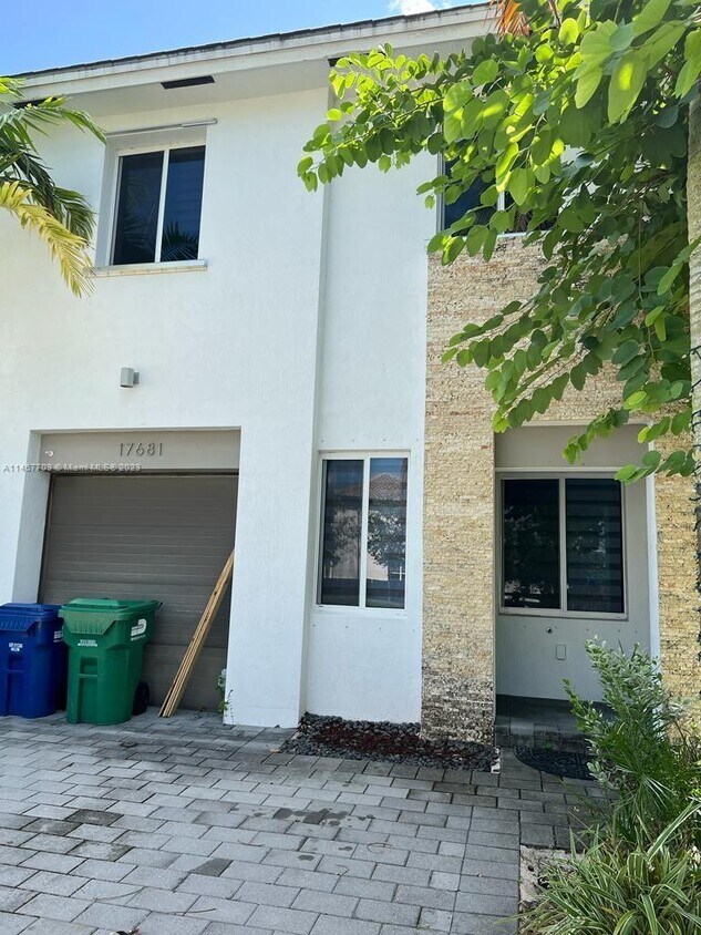 17681 SW 150th Ct, Miami, FL 33187 - Townhome Rentals in Miami FL | Apartments.com