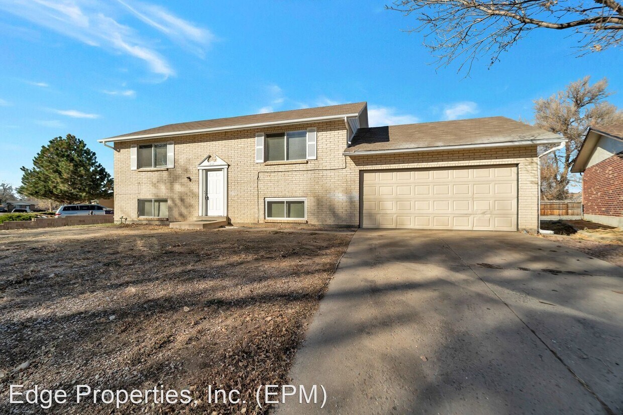 14845 Robins Dr, Denver, CO 80239 - House Rental in Denver, CO ...