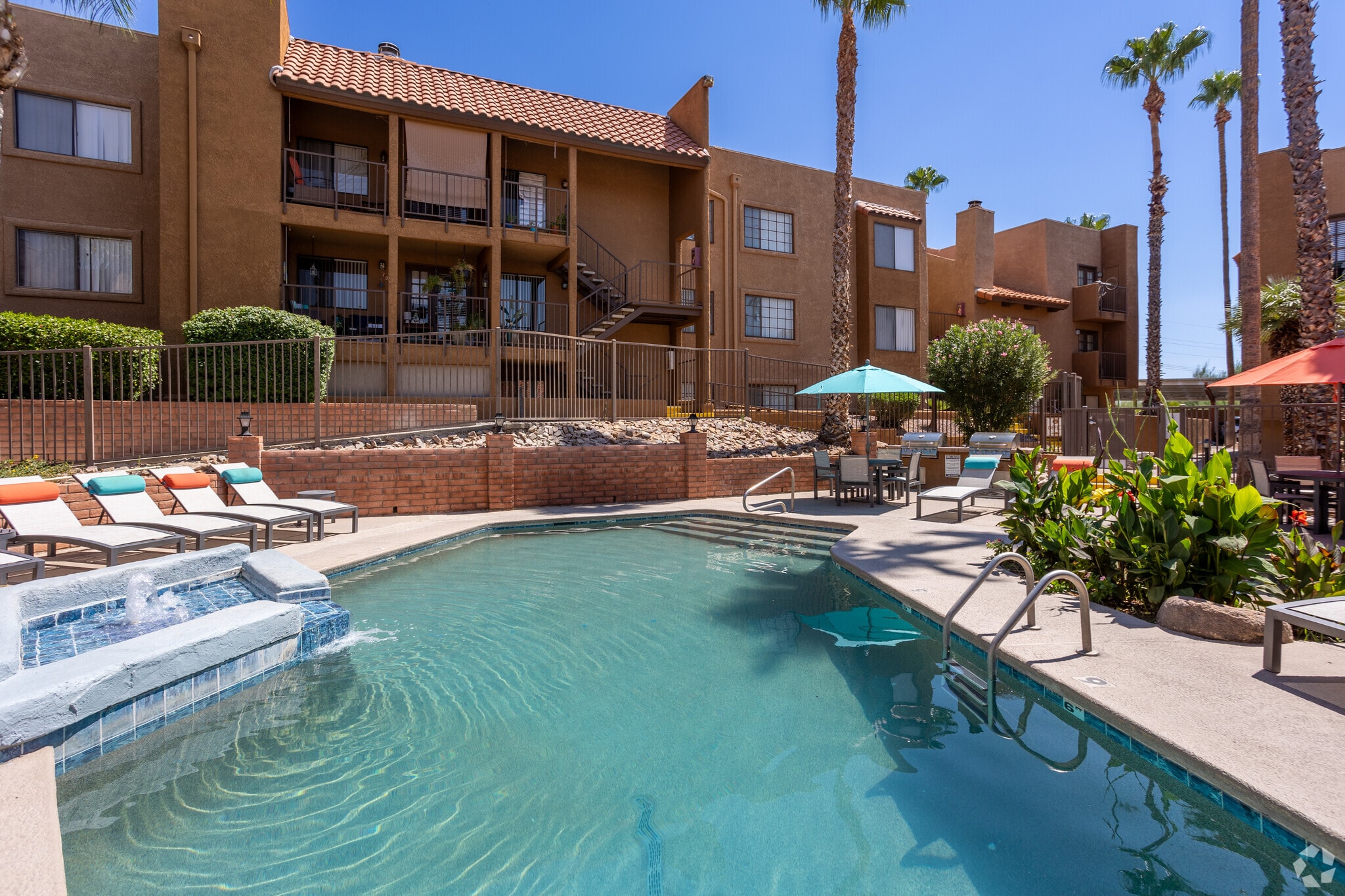 Catalina Crossing Apartments - 9095 N Oracle Rd Oro Valley, AZ 85704 ...