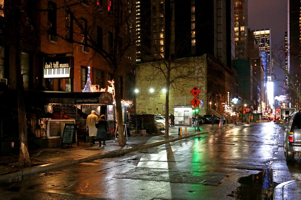 Is Times Square a Good Place To Live in New York NY? - Neighborhood ...