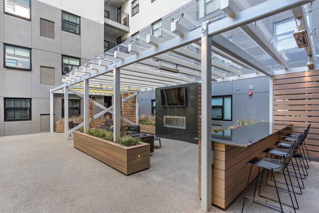 The Bridge on Forbes Apartments - Pittsburgh, PA | Apartments.com