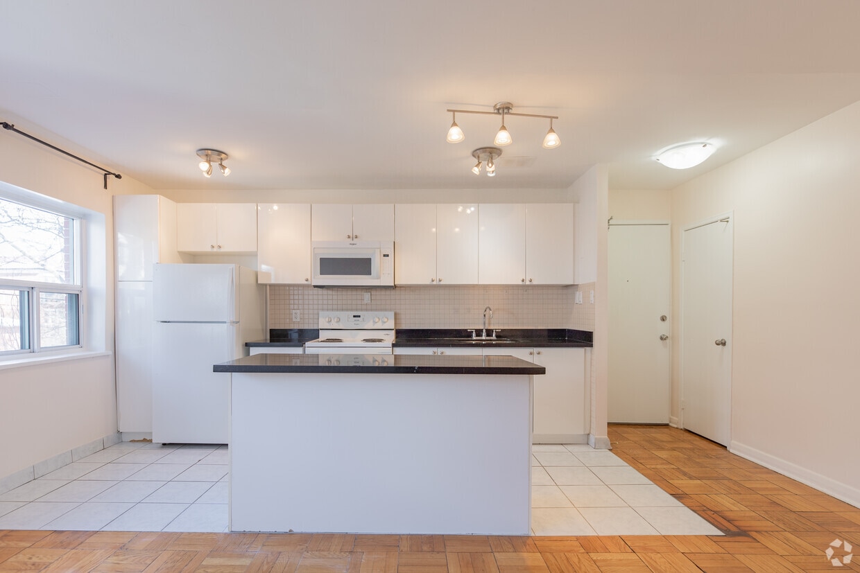 Castlefield Apartments Apartments - 132 Castlefield Ave Toronto, ON ...