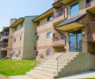 Warwick Apartments Apartments - 12004 162nd Ave NW Edmonton, AB ...