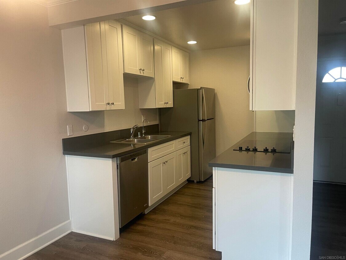 8604 Via Mallorca Unit I, San Diego, CA 92037 - Condo for Rent in San ...