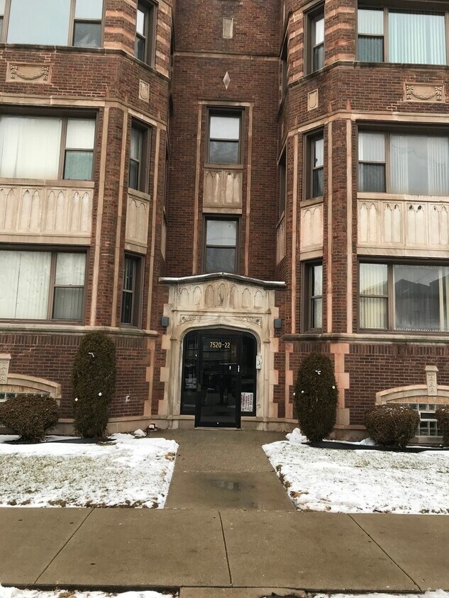 7520 S Yates Blvd, Chicago, IL 60649 - House Rental in Chicago, IL ...