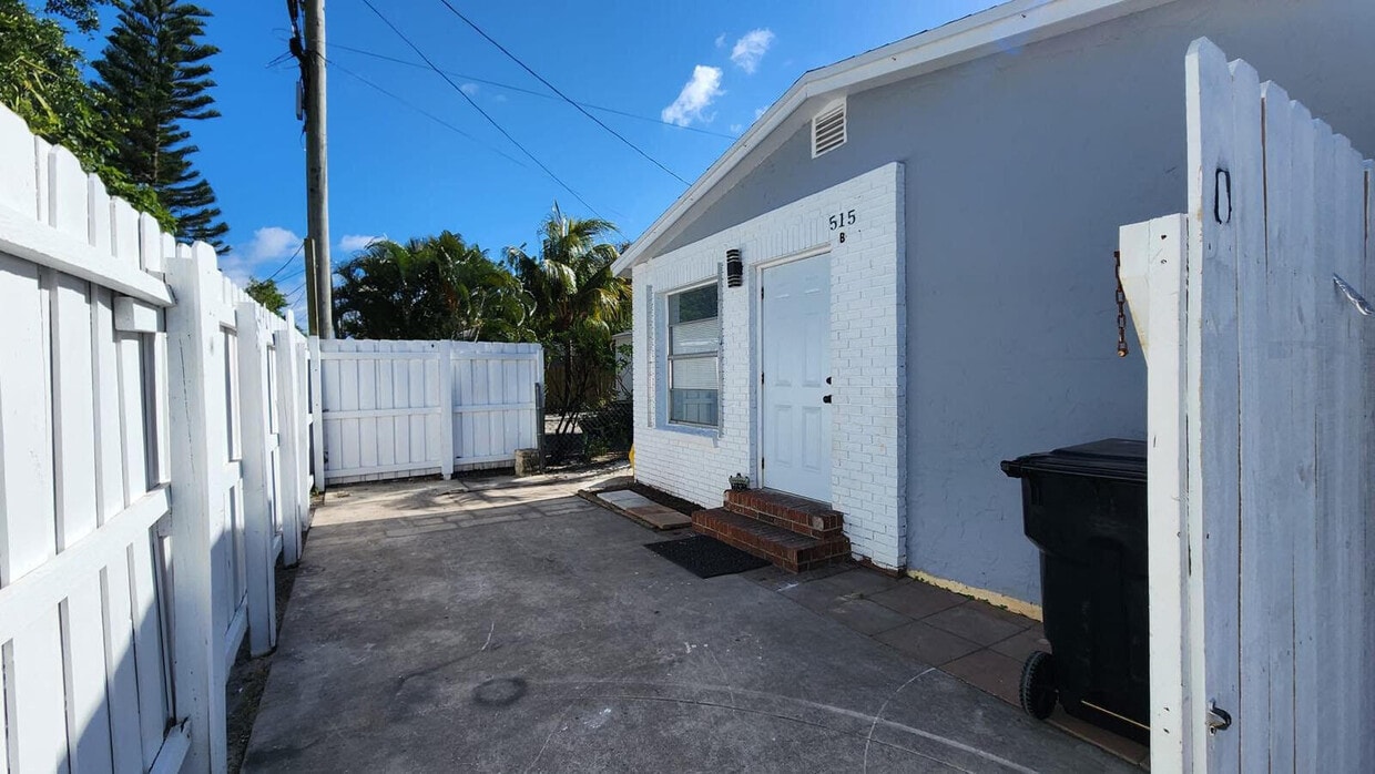 515 10th Ave N, Lake Worth Beach, FL 33460 - Townhome Rentals in Lake Worth Beach FL ...