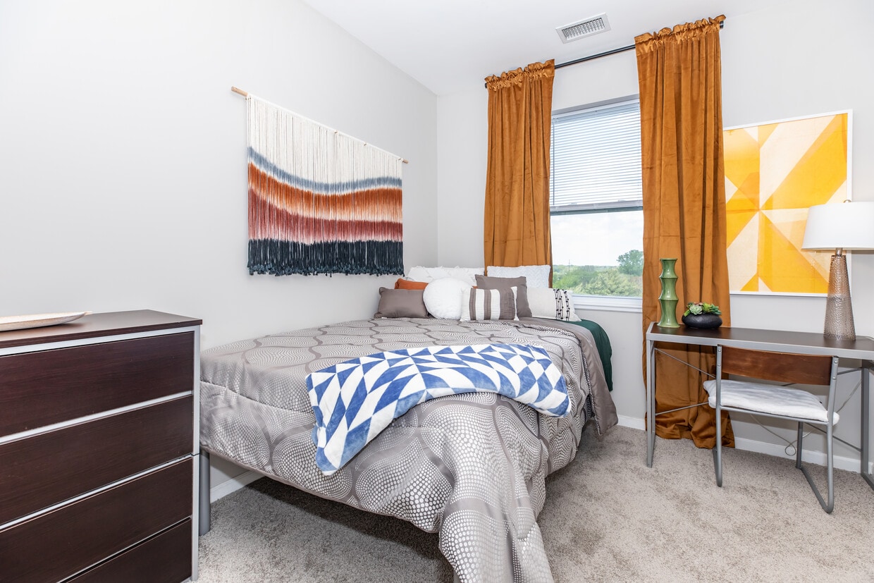 Vivio on Tenth - 1717 W 10th St Indianapolis, IN 46222 | Apartments.com