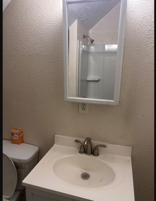 6010 Wakefield Ave, Cleveland, OH 44102 - Room for Rent in Cleveland ...