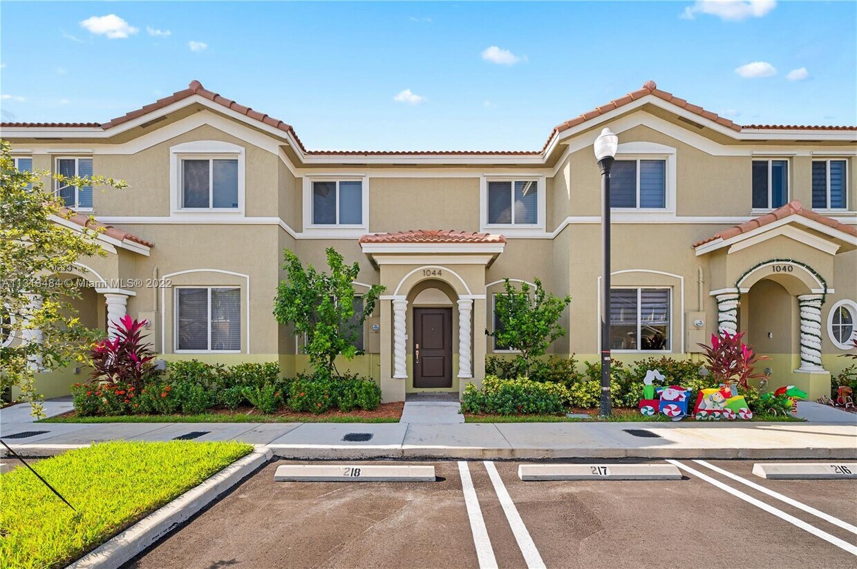 1044 SE 23rd Ave, Homestead, FL 33035 - Townhome Rentals in Homestead ...