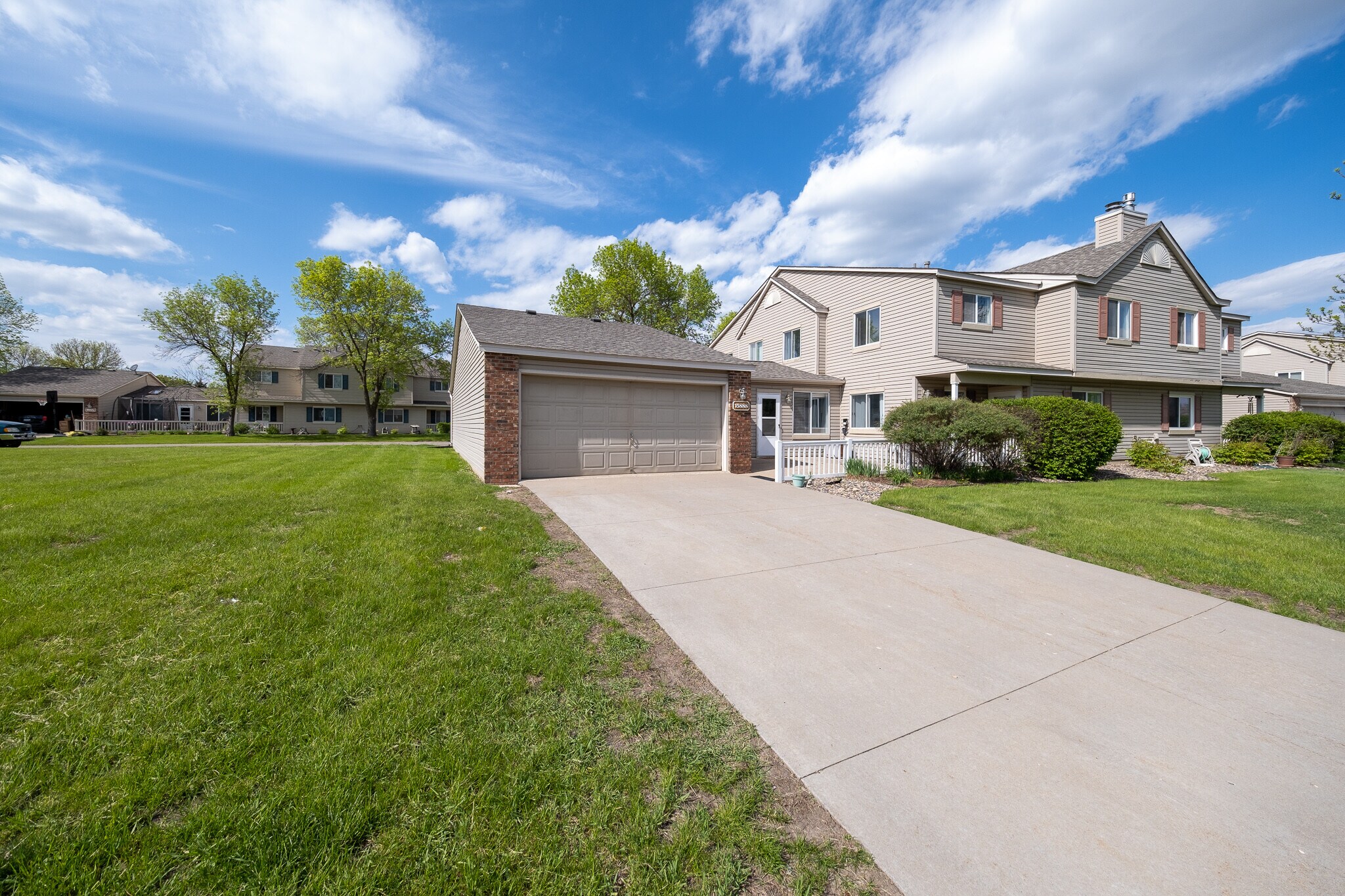 15888 Griffon Path, Apple Valley, MN 55124 - Townhome Rentals in Apple ...