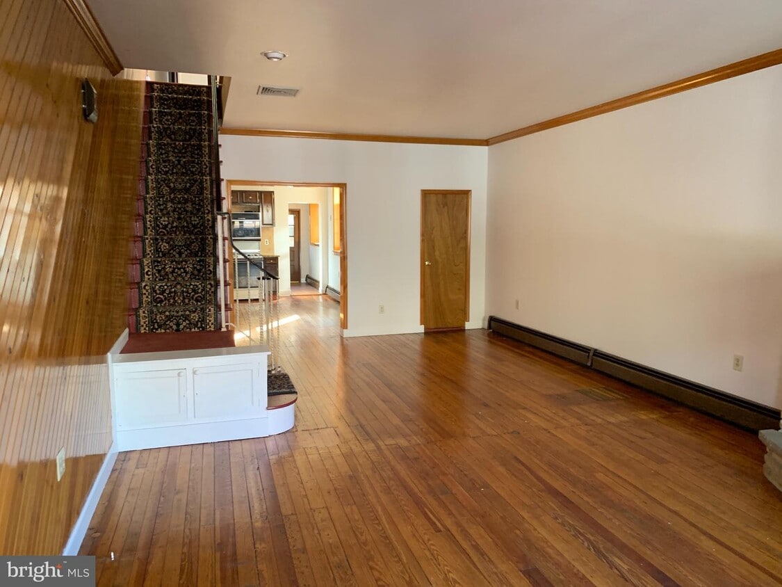 1010 Tasker St, Philadelphia, PA 19148 - Townhome Rentals in ...