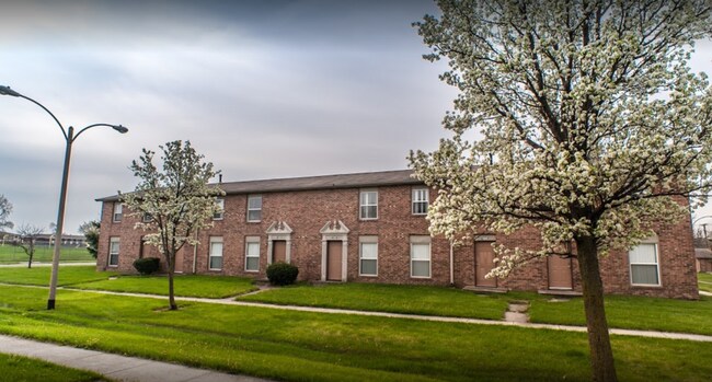 River Pointe Townhomes - 859 Buchanan St Fort Wayne, IN | Apartments.com