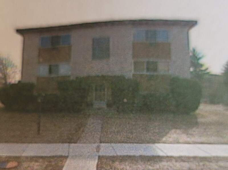8003 W Foster Ln, Niles, IL 60714 | Apartments.com